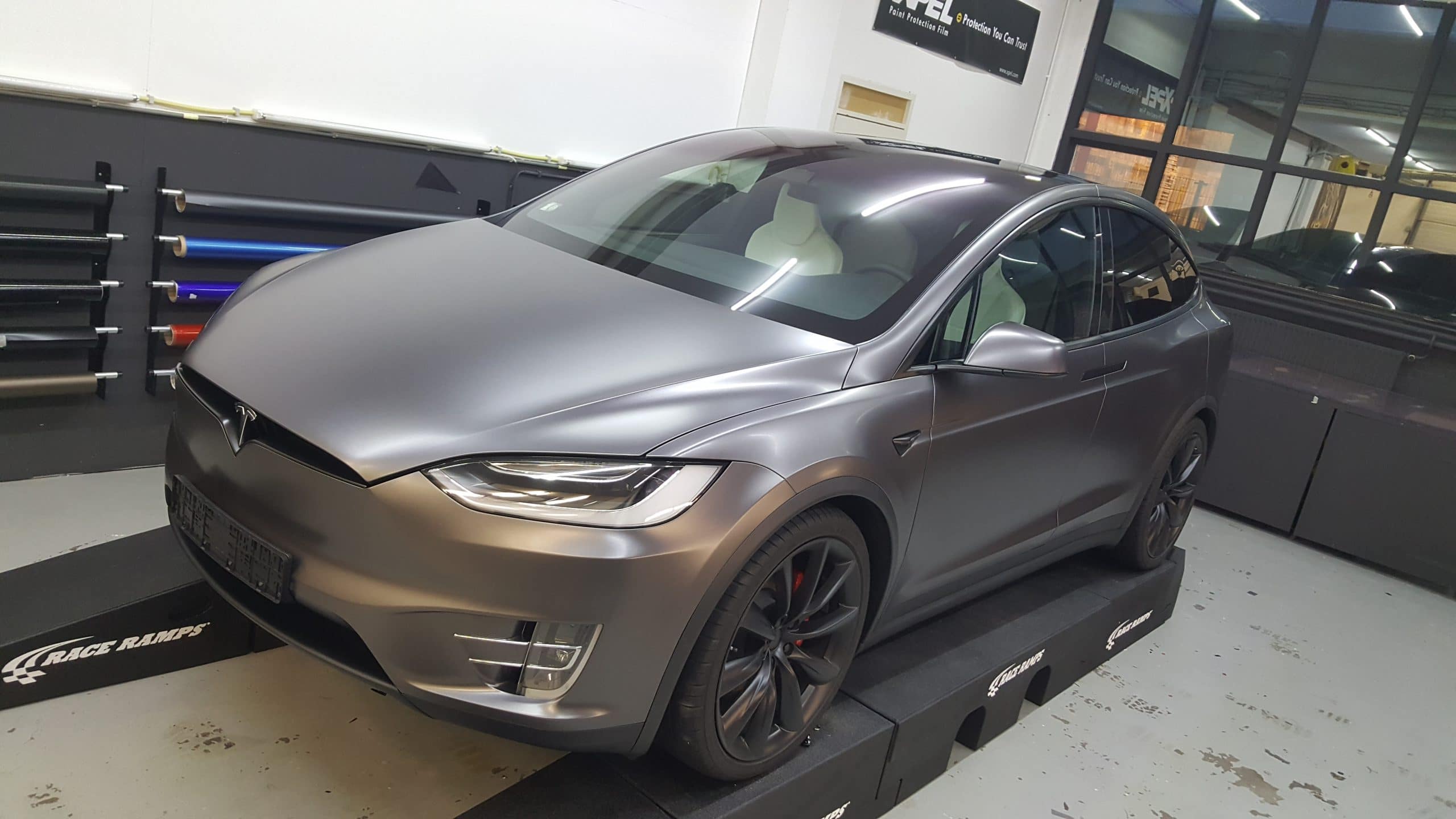 Tesla Model X | 3M Gecertificeerd Car Wrapper | WrapAndGo | De Lier