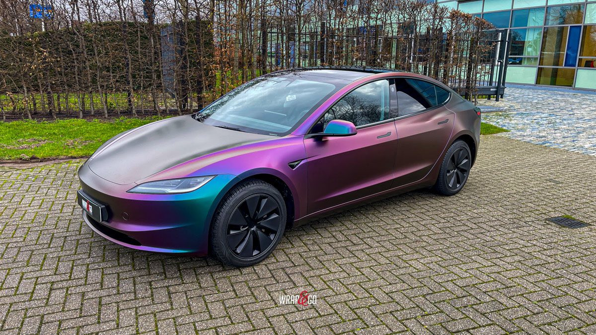 Avery Satin Lightning Ridge car wrap op Tesla Model 3